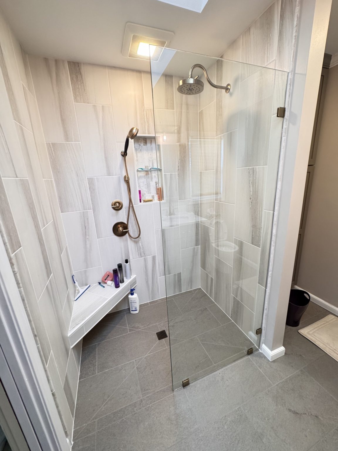 Curbless and low profile Shower Enclosures - Shower Door Enclosures ...